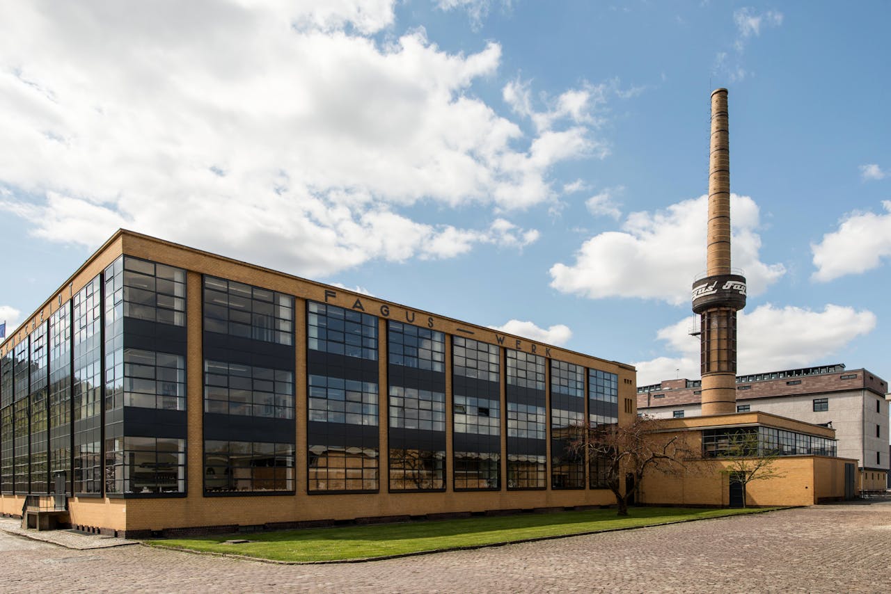 Peter Behrens: Pioneer of Modern Design and Architecture - For Art Lovers